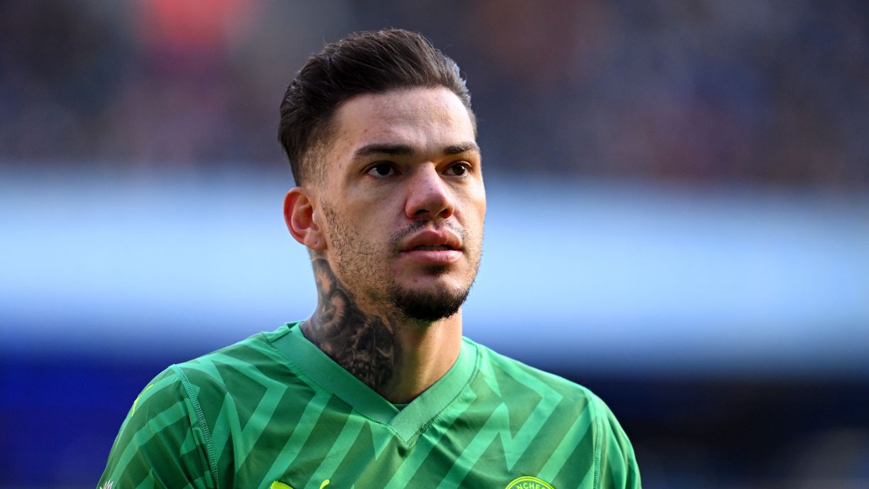 APRENDEU OS BONS MODOS NO BENFICA! EDERSON FAZ PAPEL DE 'PAI' E PROTEGE ...