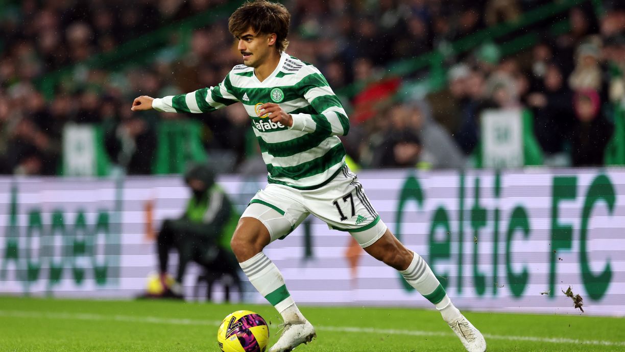 ADN BENFICA DÁ NISTO! JOTA TEM ADEPTOS DO CELTIC A SEUS PÉS E CÂNTICOS ...